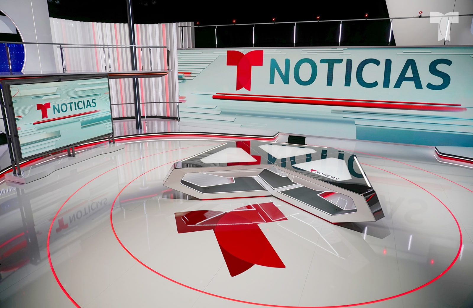 Telemundo National News – Propmaster – Miami