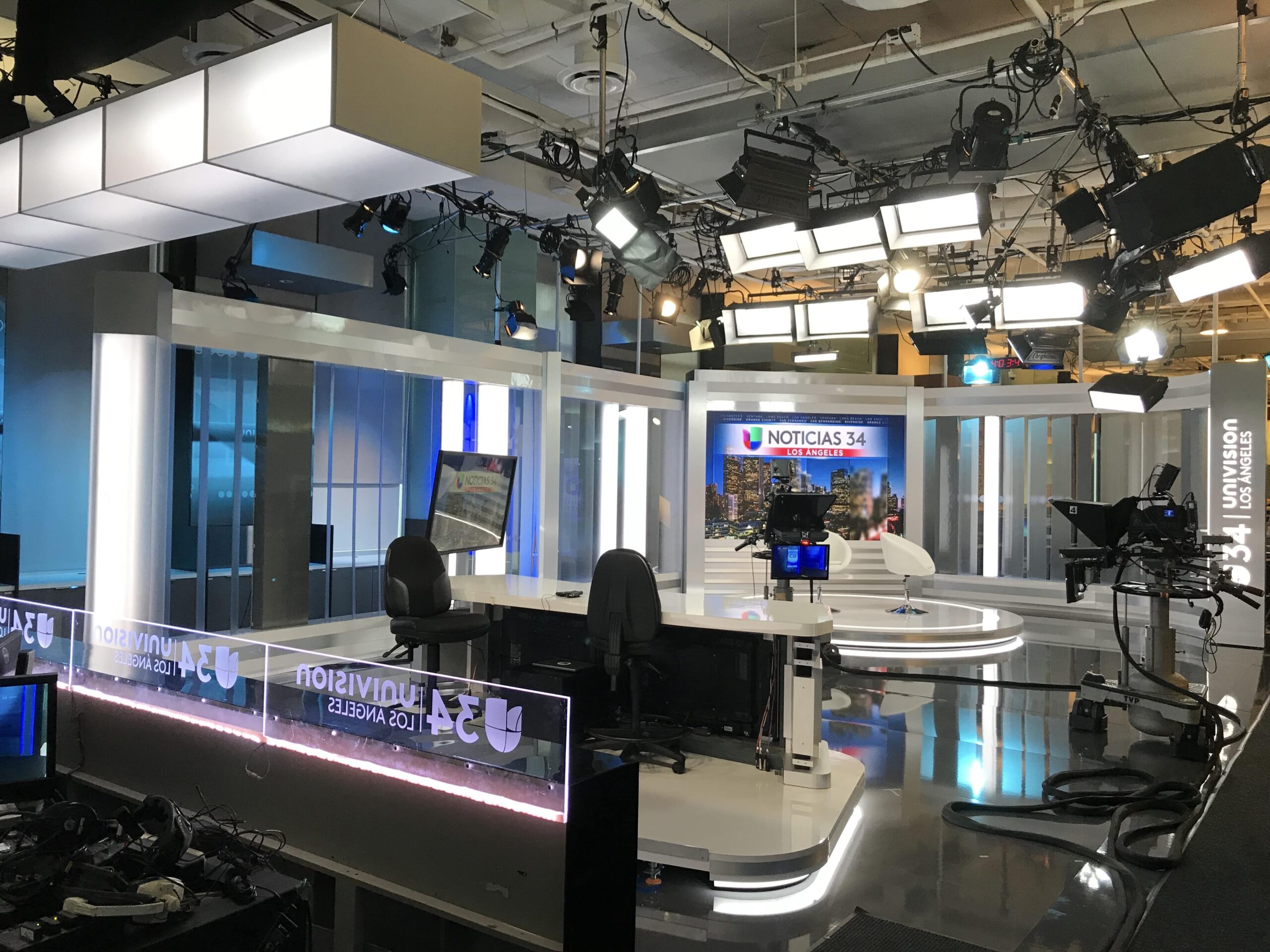 Univisión News – L.A. 34 Newsroom – Propmaster – Miami