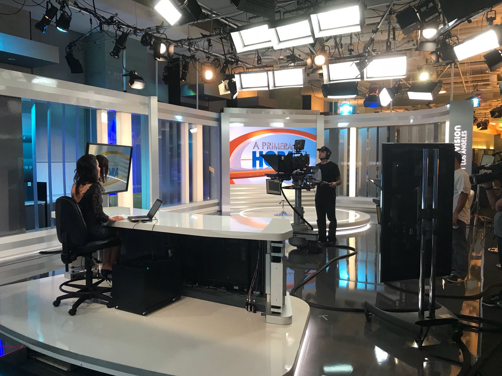Univisión News – L.A. 34 Newsroom – Propmaster – Miami